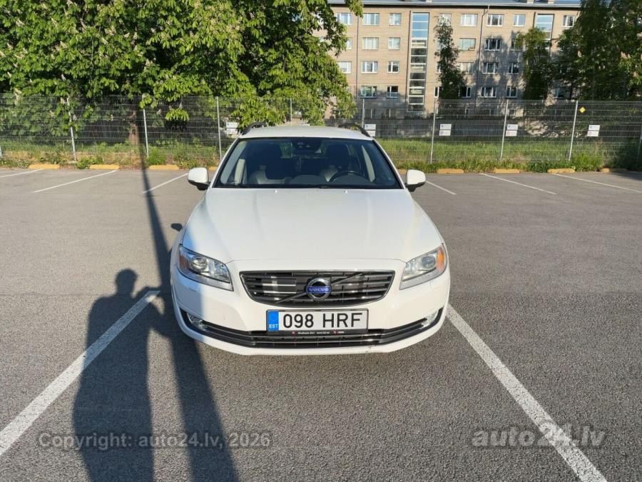 White Volvo V70 2015 in Tallinn, with an engine capacity of 1.60 L and mileage of 249 thousand km for 5990 €, photo 4 on AUTOMOTO.COM.LV