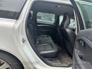 White Volvo V70 2015 in Tallinn, with an engine capacity of 1.60 L and mileage of 249 thousand km for 5990 €, photo 9 on AUTOMOTO.COM.LV
