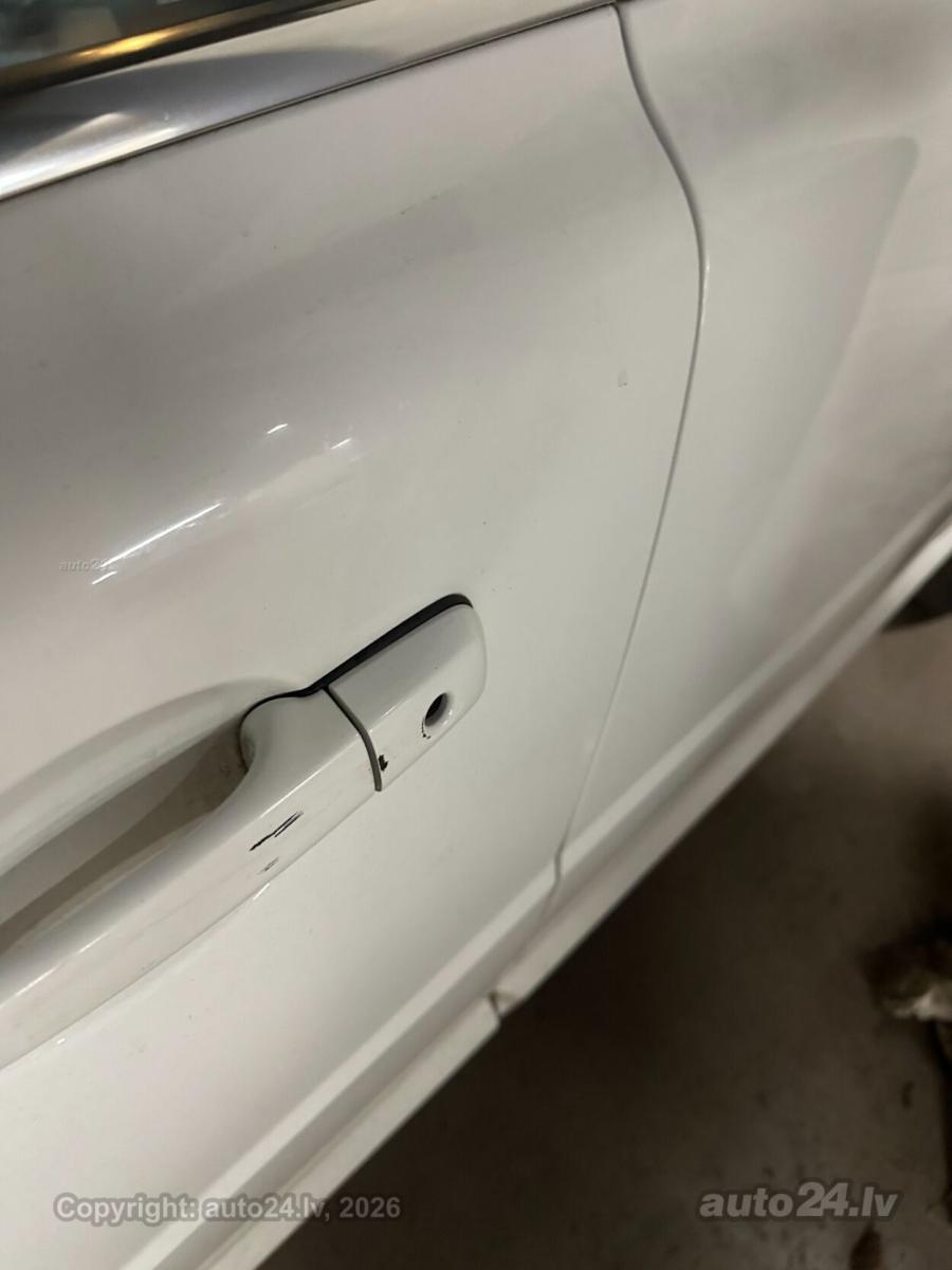 White Volvo V70 2015 in Tallinn, with an engine capacity of 1.60 L and mileage of 249 thousand km for 5990 €, photo 14 on AUTOMOTO.COM.LV