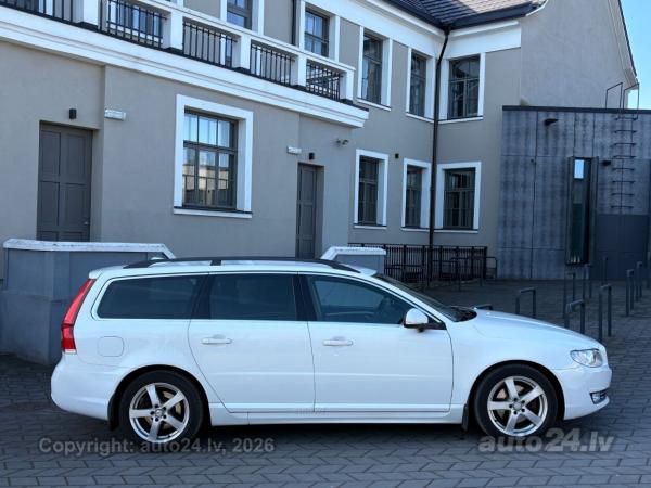 Balts Volvo V70 2015 Rapla, ar dzinēja tilpumu 1.60 L un nobraukumu 249 tūkst. km par 6500 €, foto 5 vietnē AUTOMOTO.COM.LV