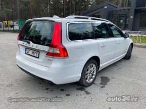 Balts Volvo V70 2015 Tallina, ar dzinēja tilpumu 2.00 L un nobraukumu 250 tūkst. km par 6999 €, foto 5 vietnē AUTOMOTO.COM.LV