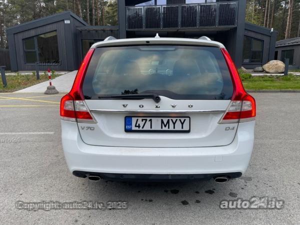 White Volvo V70 2015 in Tallinn, with an engine capacity of 2.00 L and mileage of 250 thousand km for 6999 €, photo 5 on AUTOMOTO.COM.LV