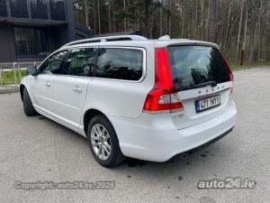 Balts Volvo V70 2015 Tallina, ar dzinēja tilpumu 2.00 L un nobraukumu 250 tūkst. km par 6999 €, foto 7 vietnē AUTOMOTO.COM.LV