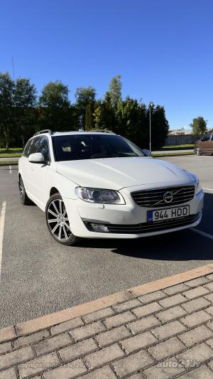 Balts Volvo V70 2015 Tallina, ar dzinēja tilpumu 2.40 L un nobraukumu 248 tūkst. km par 11700 €, foto 3 vietnē AUTOMOTO.COM.LV