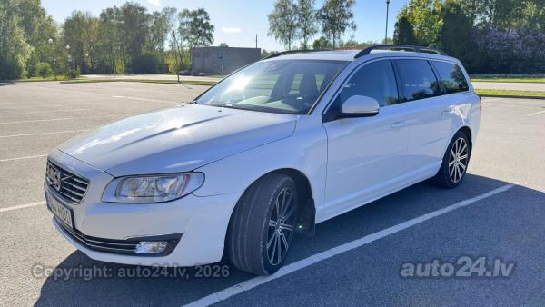 White Volvo V70 2015 in Tallinn, with an engine capacity of 2.40 L and mileage of 248 thousand km for 11700 €, photo 3 on AUTOMOTO.COM.LV