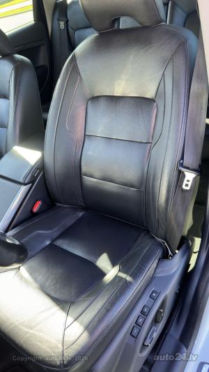 Balts Volvo V70 2015 Tallina, ar dzinēja tilpumu 2.40 L un nobraukumu 248 tūkst. km par 11700 €, foto 5 vietnē AUTOMOTO.COM.LV