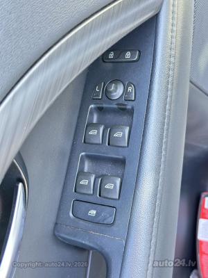 Balts Volvo V70 2015 Tallina, ar dzinēja tilpumu 2.40 L un nobraukumu 248 tūkst. km par 11700 €, foto 7 vietnē AUTOMOTO.COM.LV