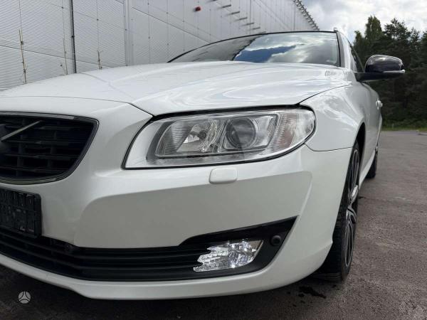 Белый Вольво В70 2015 в Утена, объемом двигателя 1.98 л и пробегом 250 тыс. км за 8750 €, фото 10 на AUTOMOTO.COM.LV