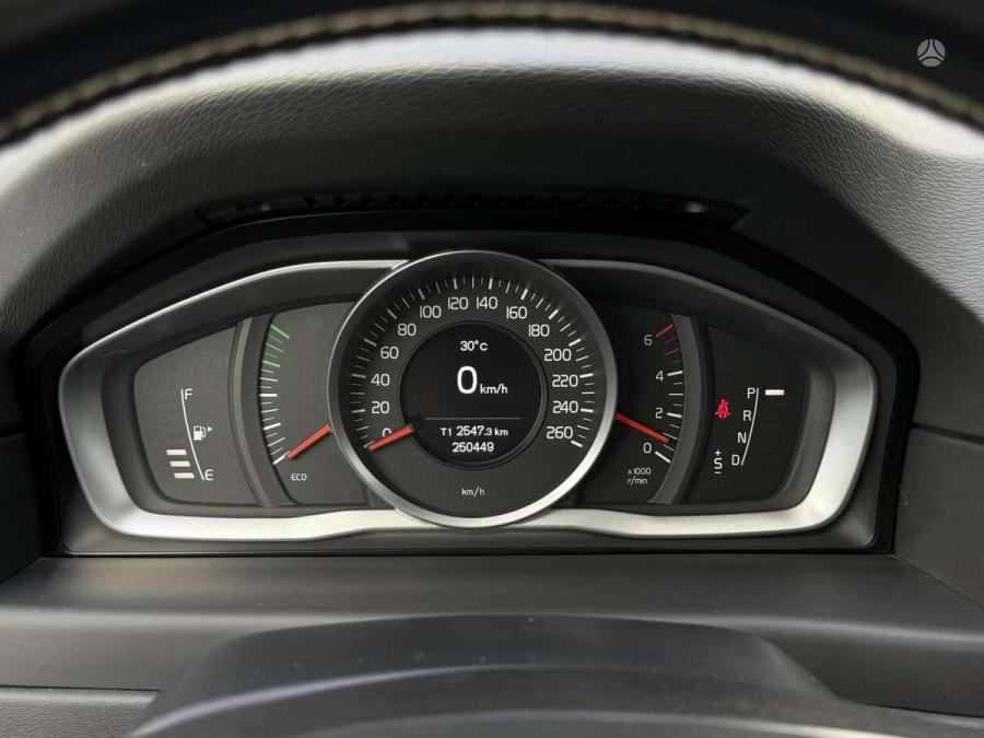 Белый Вольво В70 2015 в Утена, объемом двигателя 1.98 л и пробегом 250 тыс. км за 8750 €, фото 31 на AUTOMOTO.COM.LV