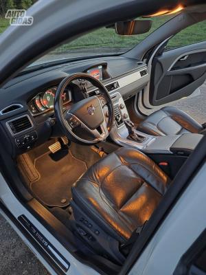 White Volvo V70 2015 in Kaunas, with an engine capacity of 2.00 L and mileage of 303 thousand km for 7350 €, photo 15 on AUTOMOTO.COM.LV