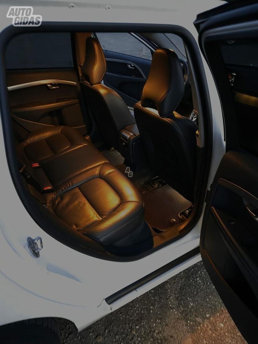 White Volvo V70 2015 in Kaunas, with an engine capacity of 2.00 L and mileage of 303 thousand km for 7350 €, photo 18 on AUTOMOTO.COM.LV