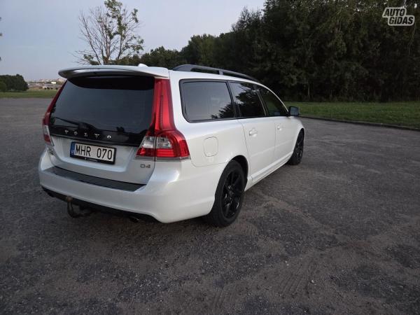 White Volvo V70 2015 in Kaunas, with an engine capacity of 2.00 L and mileage of 303 thousand km for 7300 €, photo 6 on AUTOMOTO.COM.LV