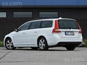 Balts Volvo V70 2015 Rīga, ar dzinēja tilpumu 1.60 L un nobraukumu 299 tūkst. km par 7500 €, foto 6 vietnē AUTOMOTO.COM.LV