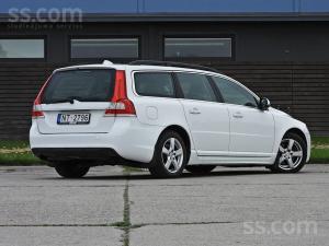 Balts Volvo V70 2015 Rīga, ar dzinēja tilpumu 1.60 L un nobraukumu 299 tūkst. km par 7500 €, foto 8 vietnē AUTOMOTO.COM.LV