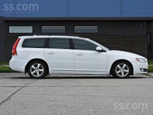 Balts Volvo V70 2015 Rīga, ar dzinēja tilpumu 1.60 L un nobraukumu 299 tūkst. km par 7500 €, foto 9 vietnē AUTOMOTO.COM.LV