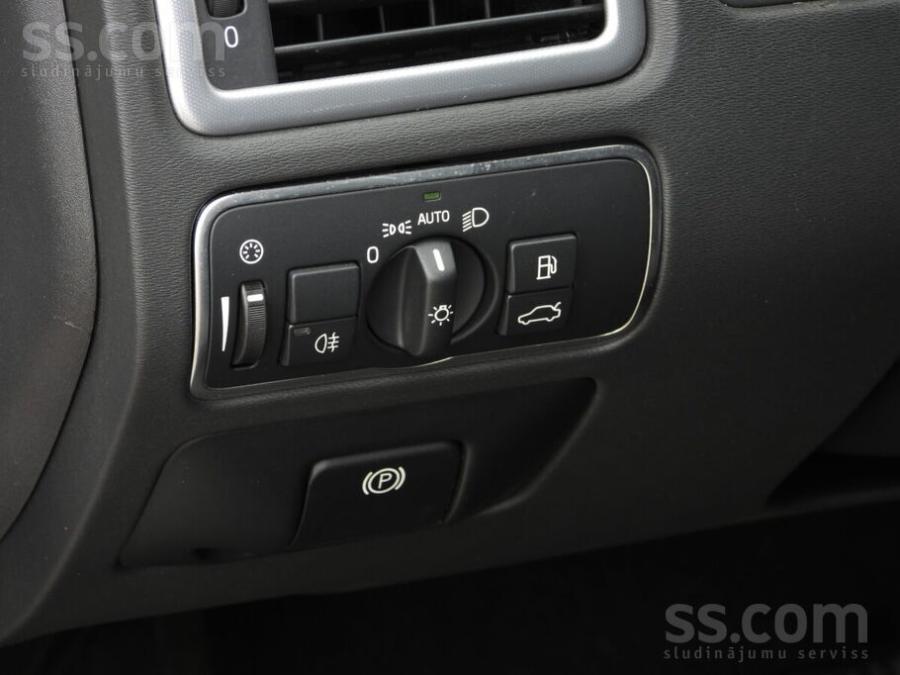 Balts Volvo V70 2015 Rīga, ar dzinēja tilpumu 1.60 L un nobraukumu 299 tūkst. km par 7500 €, foto 23 vietnē AUTOMOTO.COM.LV