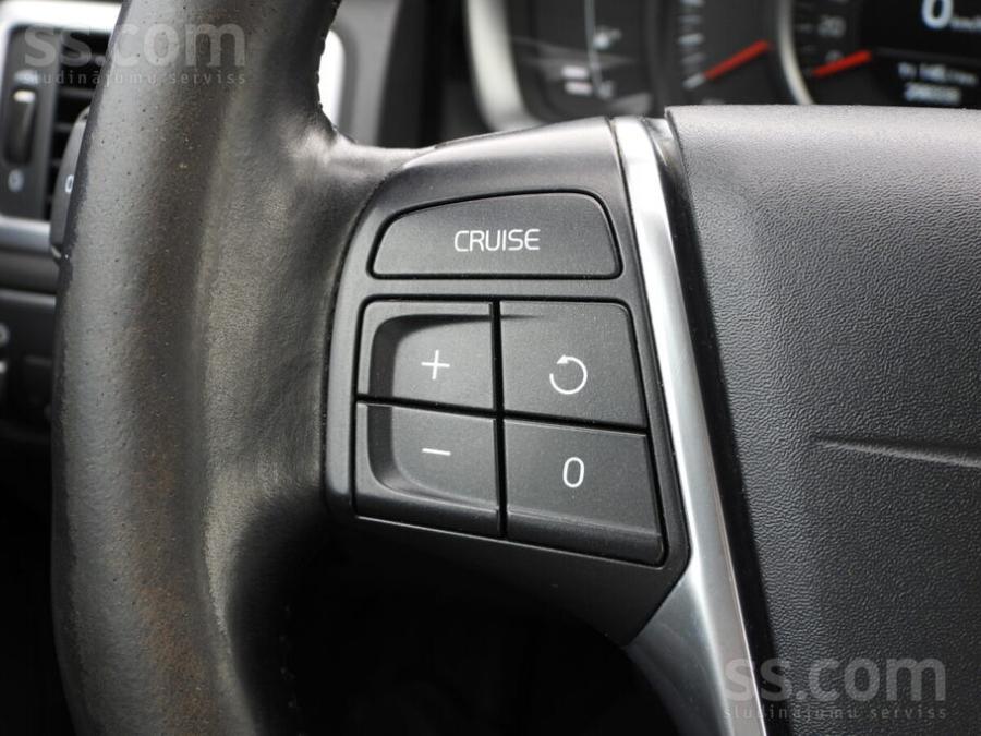 Balts Volvo V70 2015 Rīga, ar dzinēja tilpumu 1.60 L un nobraukumu 299 tūkst. km par 7500 €, foto 26 vietnē AUTOMOTO.COM.LV