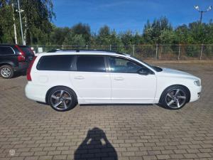 White Volvo V70 2015 in Marijampole, with an engine capacity of 2.40 L and mileage of 231 thousand km for 7400 €, photo 4 on AUTOMOTO.COM.LV