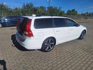 White Volvo V70 2015 in Marijampole, with an engine capacity of 2.40 L and mileage of 231 thousand km for 7400 €, photo 5 on AUTOMOTO.COM.LV