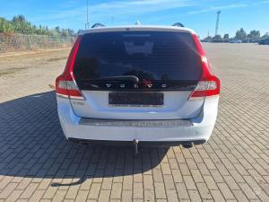 White Volvo V70 2015 in Marijampole, with an engine capacity of 2.40 L and mileage of 231 thousand km for 7400 €, photo 7 on AUTOMOTO.COM.LV