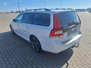 White Volvo V70 2015 in Marijampole, with an engine capacity of 2.40 L and mileage of 231 thousand km for 7400 €, photo 8 on AUTOMOTO.COM.LV