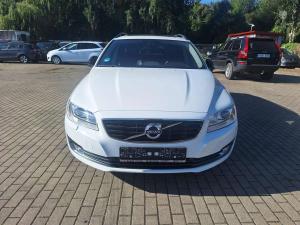 White Volvo V70 2015 in Marijampole, with an engine capacity of 2.40 L and mileage of 231 thousand km for 7400 €, photo 12 on AUTOMOTO.COM.LV