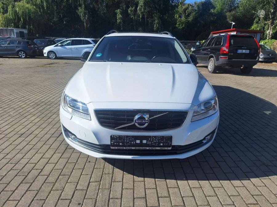 White Volvo V70 2015 in Marijampole, with an engine capacity of 2.40 L and mileage of 231 thousand km for 7400 €, photo 12 on AUTOMOTO.COM.LV