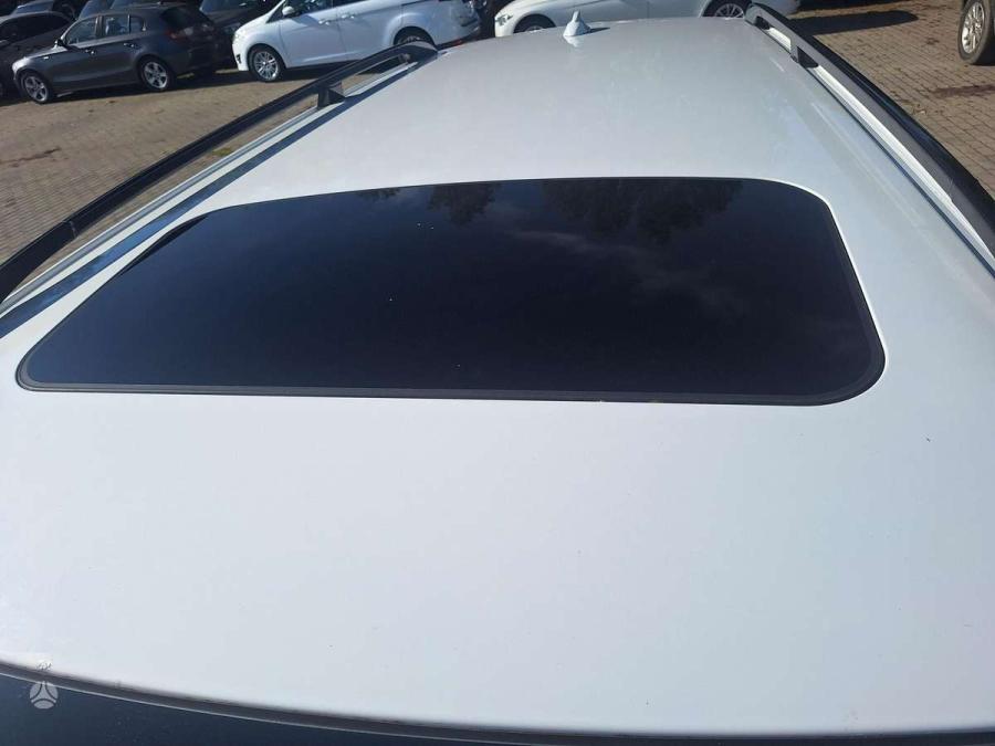 White Volvo V70 2015 in Marijampole, with an engine capacity of 2.40 L and mileage of 231 thousand km for 7400 €, photo 15 on AUTOMOTO.COM.LV