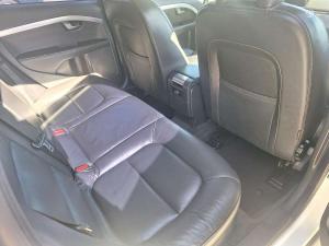 White Volvo V70 2015 in Marijampole, with an engine capacity of 2.40 L and mileage of 231 thousand km for 7400 €, photo 18 on AUTOMOTO.COM.LV