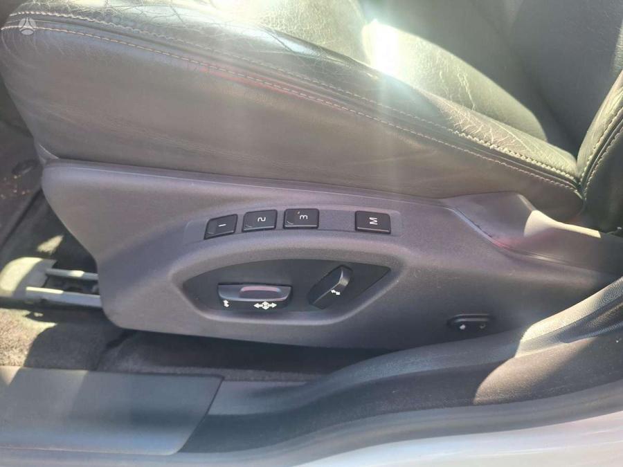 White Volvo V70 2015 in Marijampole, with an engine capacity of 2.40 L and mileage of 231 thousand km for 7400 €, photo 21 on AUTOMOTO.COM.LV