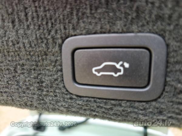 Balts Volvo V70 2015 Tallina, ar dzinēja tilpumu 2.00 L un nobraukumu 172 tūkst. km par 9990 €, foto 11 vietnē AUTOMOTO.COM.LV