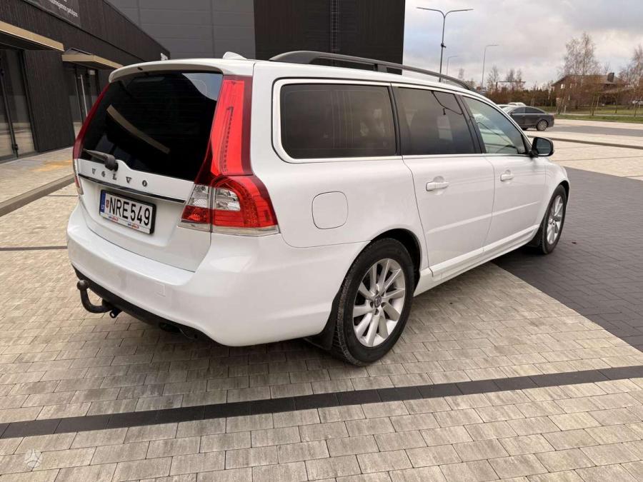 Balts Volvo V70 2016 Šauļi, ar dzinēja tilpumu 2.00 L un nobraukumu 237 tūkst. km par 7450 €, foto 4 vietnē AUTOMOTO.COM.LV