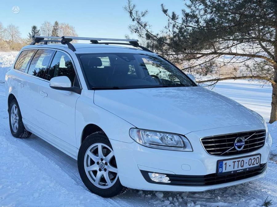 White Volvo V70 2016 in Raseiniai, with an engine capacity of 1.97 L and mileage of 209 thousand km for 6999 €, photo 1 on AUTOMOTO.COM.LV