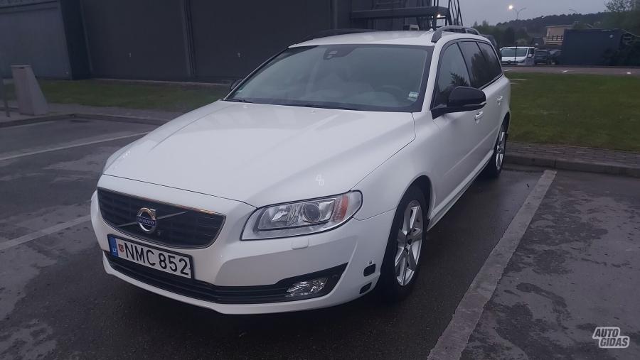 White Volvo V70 2016 in Vilnius, with an engine capacity of 2.00 L and mileage of 308 thousand km for 8250 €, photo 1 on AUTOMOTO.COM.LV