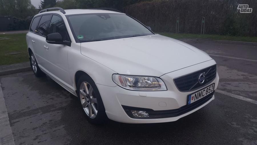 White Volvo V70 2016 in Vilnius, with an engine capacity of 2.00 L and mileage of 308 thousand km for 8250 €, photo 3 on AUTOMOTO.COM.LV