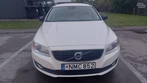White Volvo V70 2016 in Vilnius, with an engine capacity of 2.00 L and mileage of 308 thousand km for 8250 €, photo 4 on AUTOMOTO.COM.LV