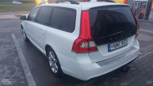 White Volvo V70 2016 in Vilnius, with an engine capacity of 2.00 L and mileage of 308 thousand km for 8250 €, photo 8 on AUTOMOTO.COM.LV