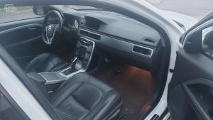 White Volvo V70 2016 in Vilnius, with an engine capacity of 2.00 L and mileage of 308 thousand km for 8250 €, photo 14 on AUTOMOTO.COM.LV