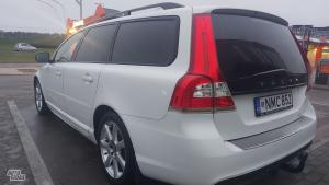 White Volvo V70 2016 in Vilnius, with an engine capacity of 2.00 L and mileage of 308 thousand km for 8250 €, photo 19 on AUTOMOTO.COM.LV