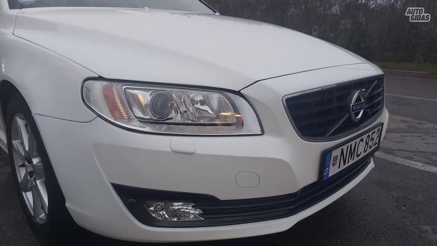 White Volvo V70 2016 in Vilnius, with an engine capacity of 2.00 L and mileage of 308 thousand km for 8250 €, photo 22 on AUTOMOTO.COM.LV