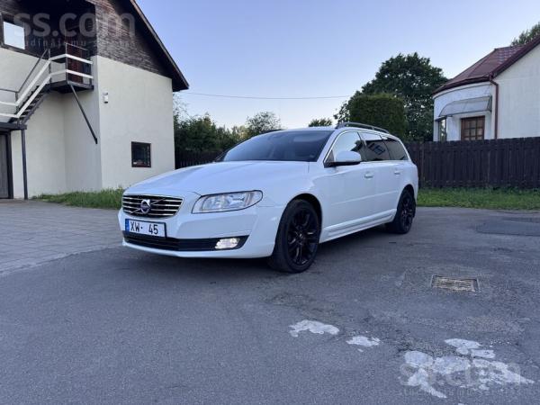 Balts Volvo V70 2016 Rīga, ar dzinēja tilpumu 2.40 L un nobraukumu 325 tūkst. km par 6000 €, foto 1 vietnē AUTOMOTO.COM.LV