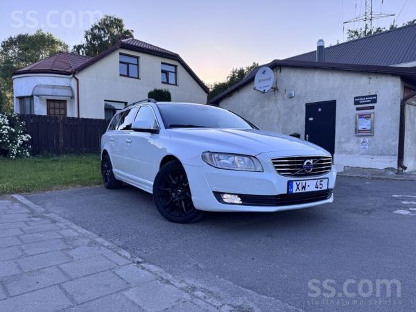 Balts Volvo V70 2016 Rīga, ar dzinēja tilpumu 2.40 L un nobraukumu 325 tūkst. km par 6000 €, foto 3 vietnē AUTOMOTO.COM.LV