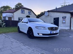 Balts Volvo V70 2016 Rīga, ar dzinēja tilpumu 2.40 L un nobraukumu 325 tūkst. km par 6000 €, foto 4 vietnē AUTOMOTO.COM.LV