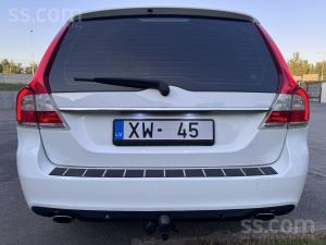 Balts Volvo V70 2016 Rīga, ar dzinēja tilpumu 2.40 L un nobraukumu 325 tūkst. km par 6000 €, foto 7 vietnē AUTOMOTO.COM.LV
