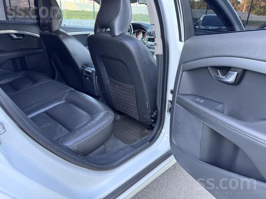 Balts Volvo V70 2016 Rīga, ar dzinēja tilpumu 2.40 L un nobraukumu 325 tūkst. km par 6000 €, foto 11 vietnē AUTOMOTO.COM.LV
