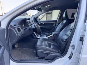 White Volvo V70 2016 in Riga, with an engine capacity of 2.40 L and mileage of 325 thousand km for 6000 €, photo 8 on AUTOMOTO.COM.LV