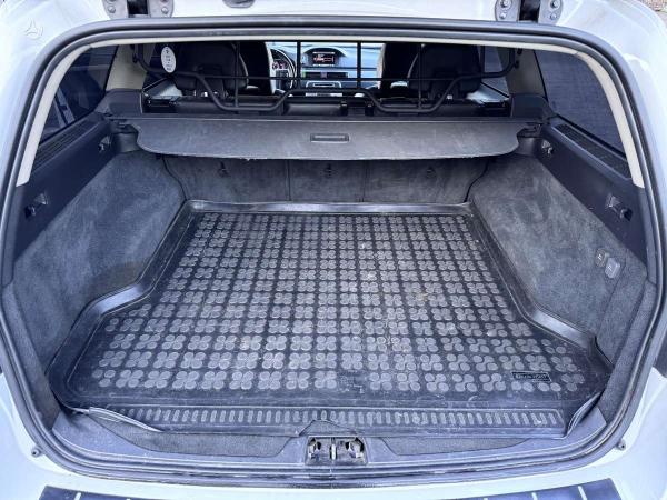 Balts Volvo V70 2016 Rīga, ar dzinēja tilpumu 2.40 L un nobraukumu 325 tūkst. km par 6000 €, foto 9 vietnē AUTOMOTO.COM.LV