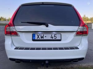 White Volvo V70 2016 in Riga, with an engine capacity of 2.40 L and mileage of 325 thousand km for 6000 €, photo 15 on AUTOMOTO.COM.LV