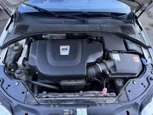 White Volvo V70 2016 in Riga, with an engine capacity of 2.40 L and mileage of 325 thousand km for 6000 €, photo 17 on AUTOMOTO.COM.LV