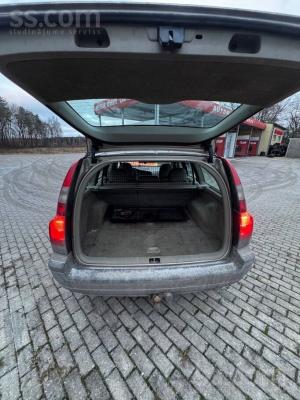 Dzeltens Volvo V70 2001 Rīga, ar dzinēja tilpumu 2.40 L un nobraukumu 297 tūkst. km par 800 €, foto 7 vietnē AUTOMOTO.COM.LV